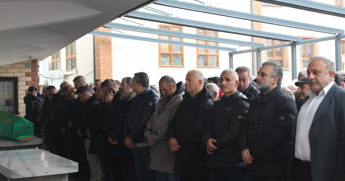 Yalovalı İş İnsanı Hakan Gencer’in kayınvalidesi Şazimet Erceylan gözyaşlarıyla uğurlandı ...