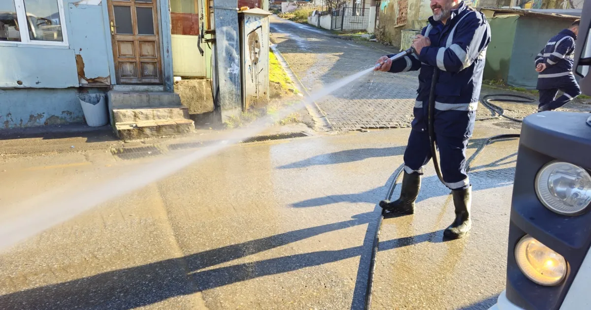 Bağlarbaşı Mahallesi’ne dip köşe temizlik çalışması - Yalova Haberleri